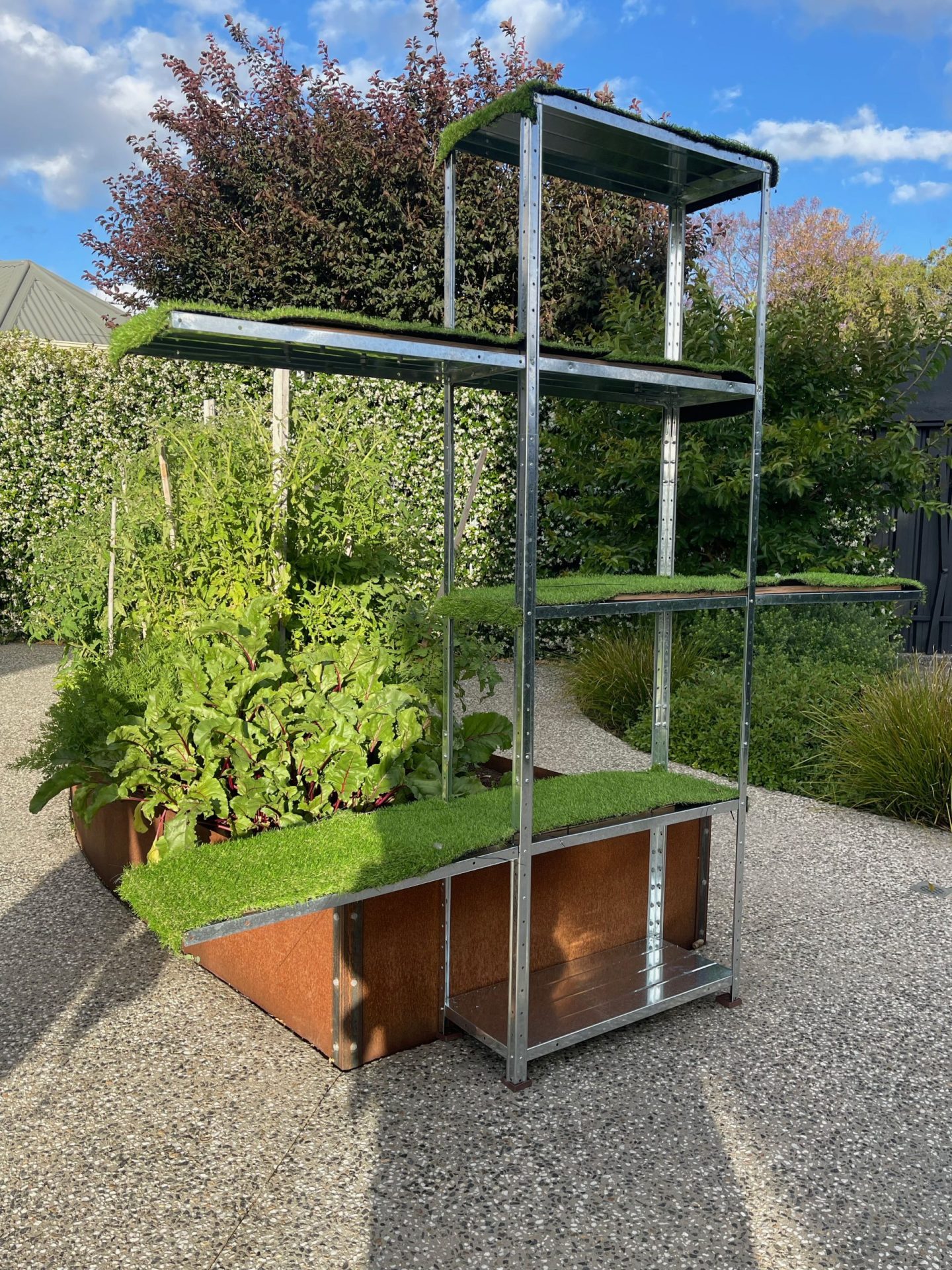 Build a cat tower that is easy and inexpensive